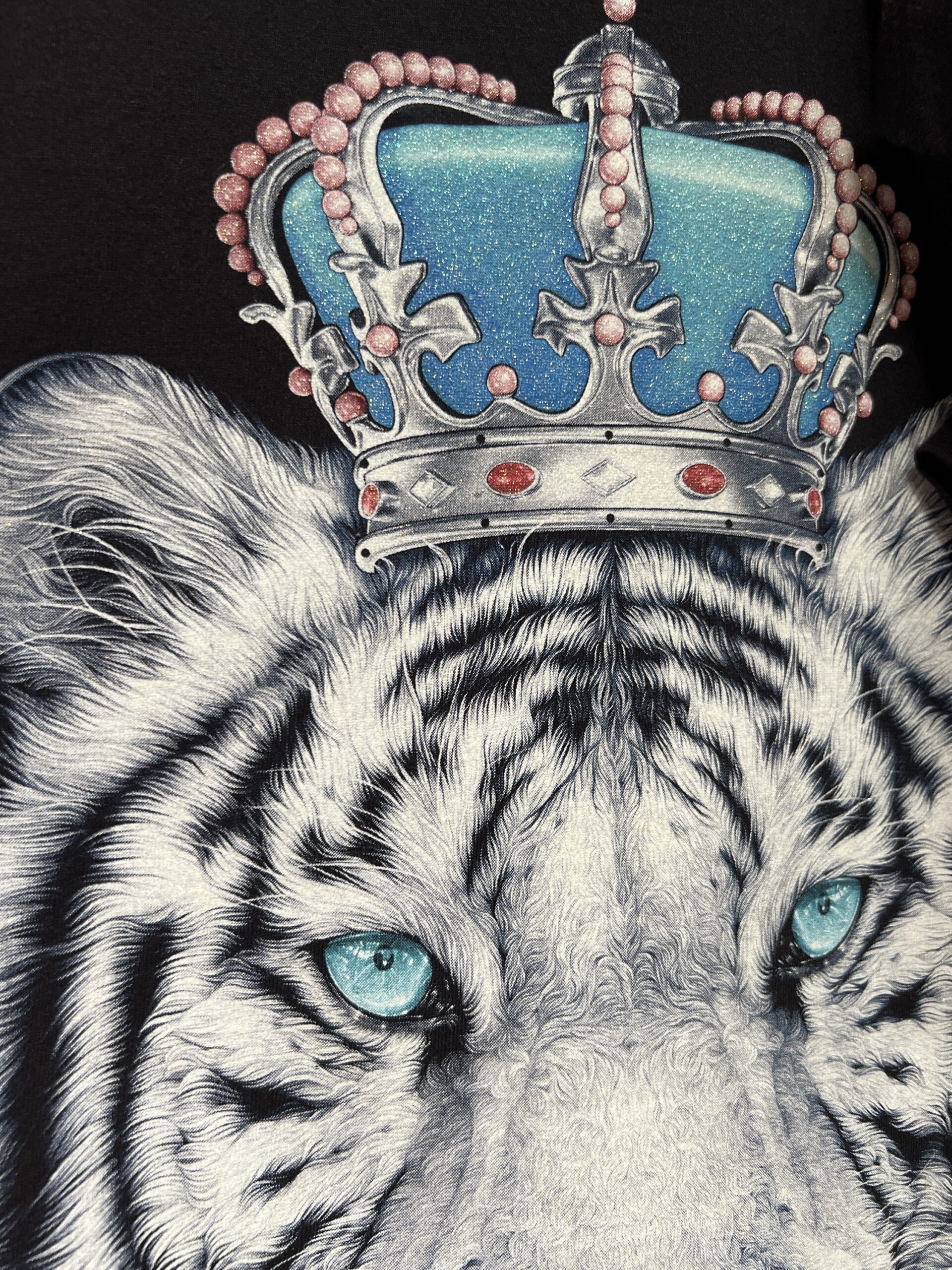 White Tiger with Crown Sparkling Dust Glowing Tees - Gia Phat Streetwear
